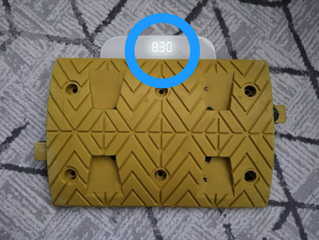 Лежачий полицейский с отражателем RARO premium