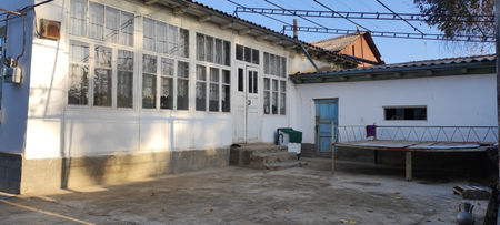 Uy sotiladi kelishilgan narxda