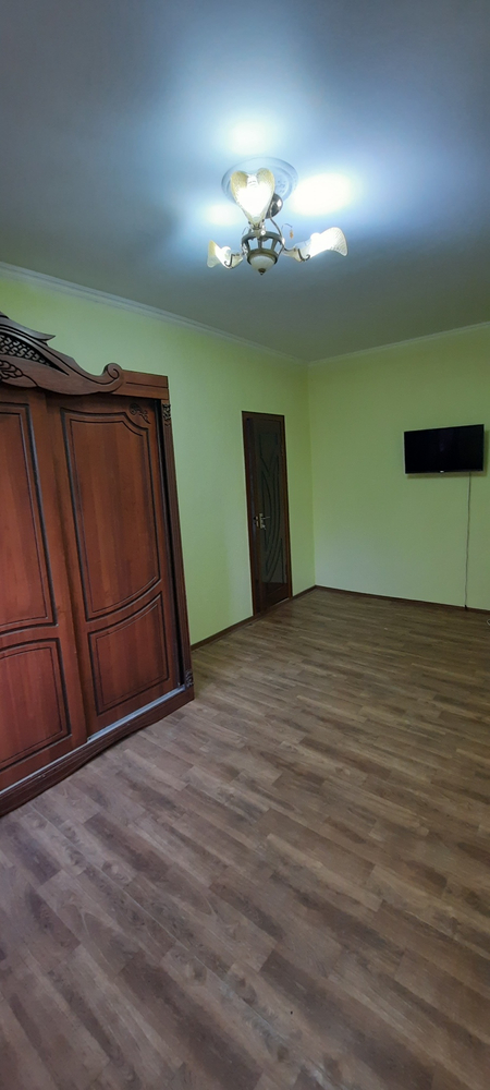 Maklersiz. Metro Turon bekati yonida Sergeli 4da   1×2xona qilingan