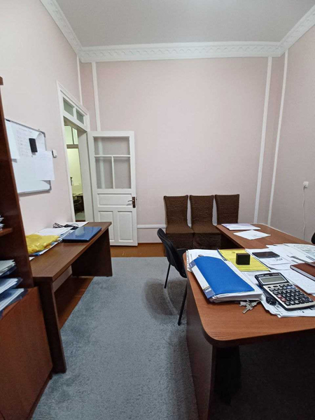 25000$га  3 хонали квартира 2 этаж