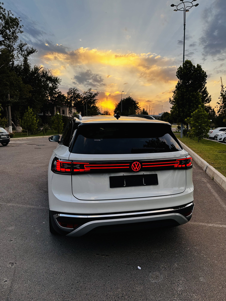 Volkswagen ID 6 CROZZ PRO