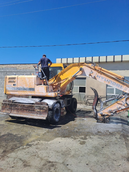Ekiskavator Hyundai 1400