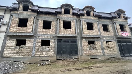 Hovli sotiladi, karobka 3 sotix