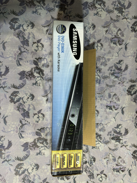 DVD-плеер Samsung DVD-D360K с функцией караоке.