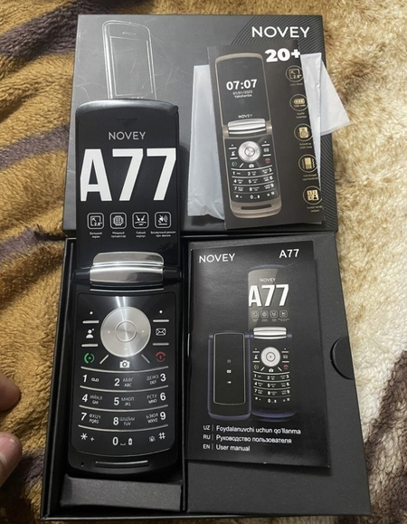Novey telefon A77