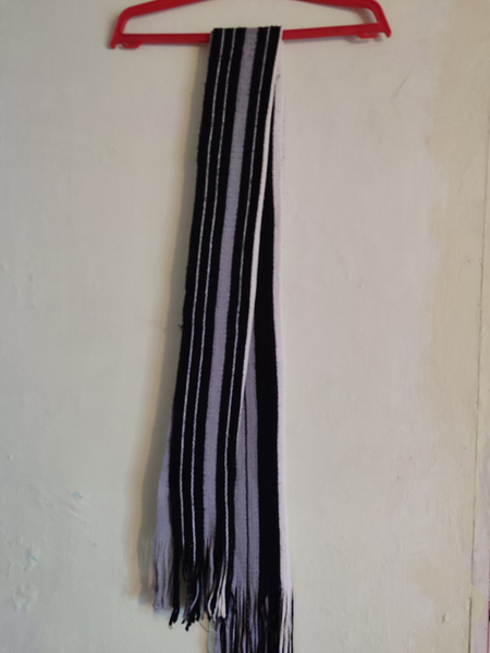 Oʻgʻil bolalar sharflari sotiladi