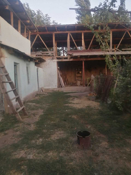 Продаётся дом(участок)