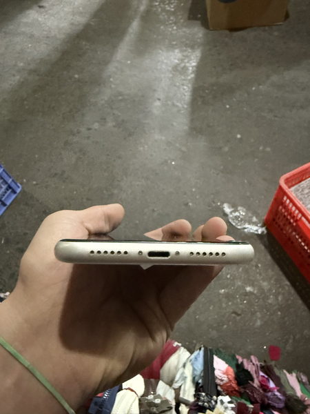 Iphone 11 64 gb srocna