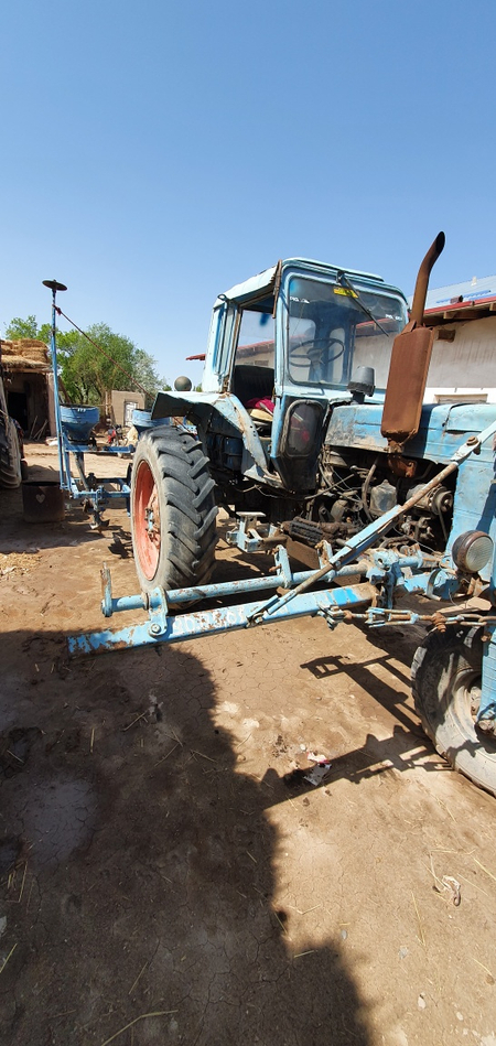 TRAKTOR MTZ 80 sotladi