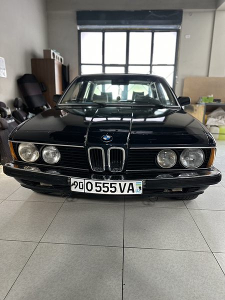 bmw e23 6цилиндр  1978год  730i long  сотилади холати яхши метани бор