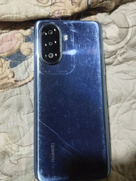Huawei nova y70 sotiladi