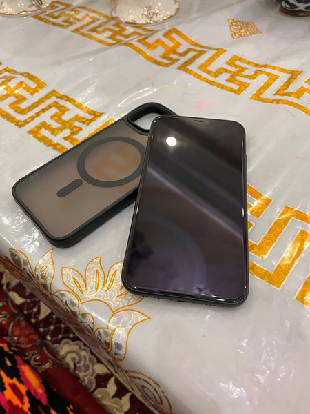 Iphone 11  64 Gb\\nQara Svet \\nEmkost 80\\nKarobka Dokument bari bar \\nFace