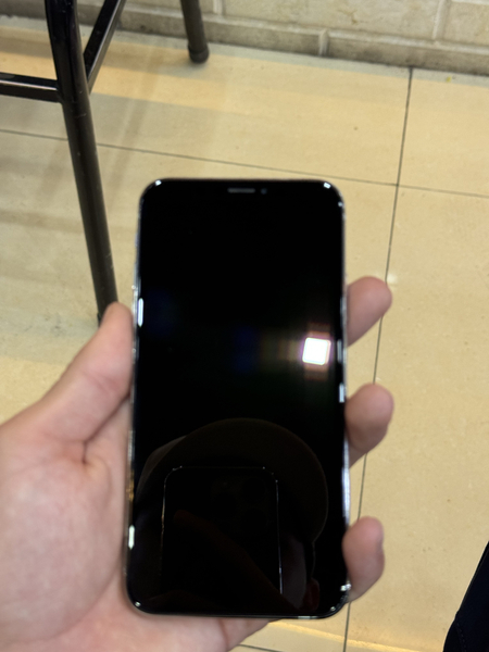 Iphone x xolati zor aybi yo’q karobka dakument xamayog’i bor