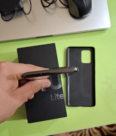 SAMSUNG S10 lite