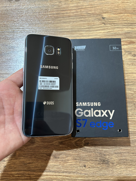 Samsung Galaxy S7 Edge Черный