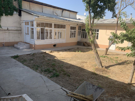 Участок в аренду.  ДОМБРАБАД. 4 комнатнат 400$