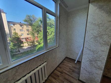 Юнусабад-2, 1/3/4 кирпич, с ремонтом, 36 м², дом галерейный