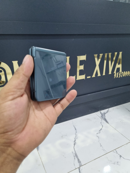 Samsung Zflip 3 256 gb imedan o'tgan 1 simqarta aybi yoq xolati idayal