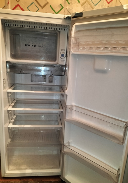 продается холодильник LG
