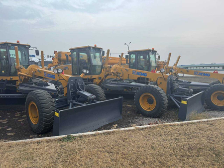 в наличии! Автогрейдер XCMG GR165 и GR180 (аппарат)