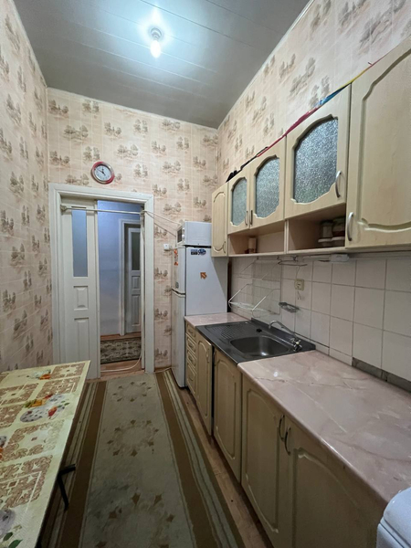 Сдаю 3-4комнатная квартира на Глинка. С обстановкой всё есть...