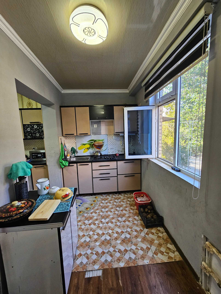 4 xonali 95m² 1-qavat uy sotiladi.