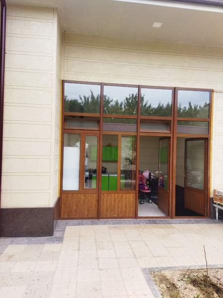 Uy sotiladi 4 sotik 8 xona