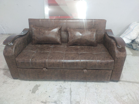 Uglavoy divan Rassrochkaga