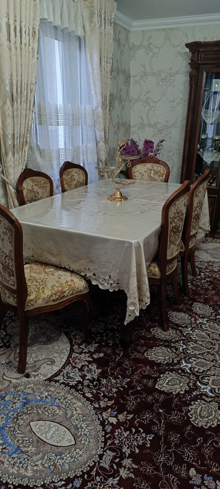 Срочно продаю стол для гостиной
