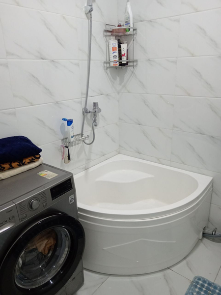 Ijaraga qizlarni qoyaman