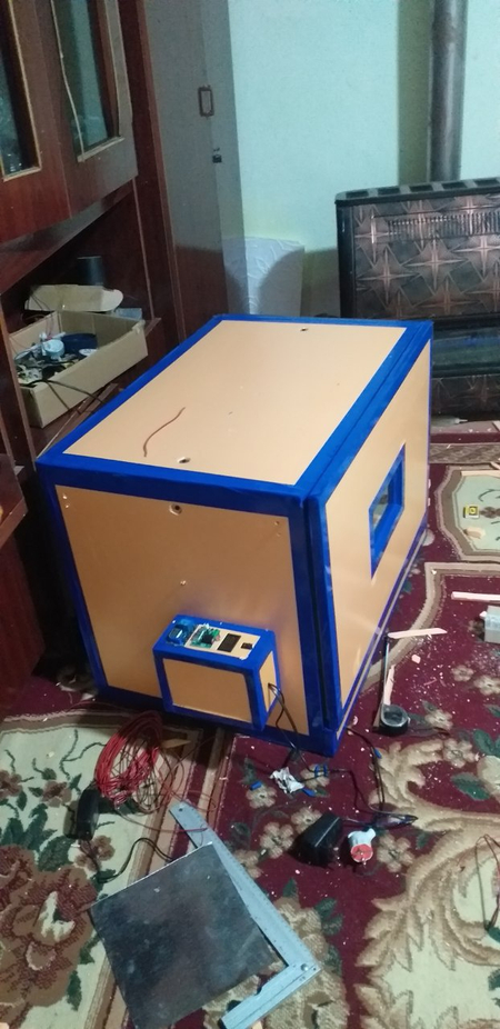 Inkubator sotiladi