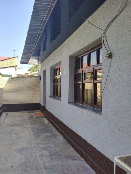 Продается дом в общем дворе