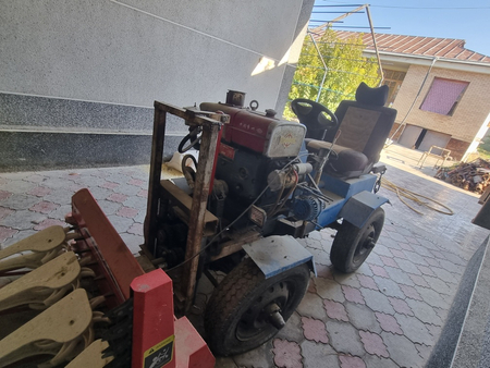 Mini traktor sotiladi yer ham haydeydi frezasi bor mosh luya beda maka