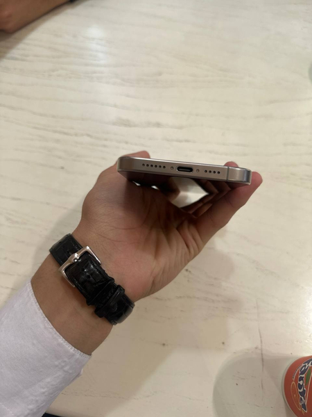 Iphone 15 pro max srochno sotiladi