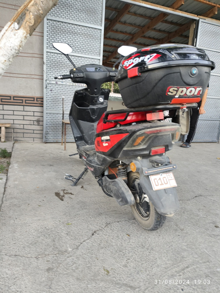 Skuter vemin firma 2318 km yurgan