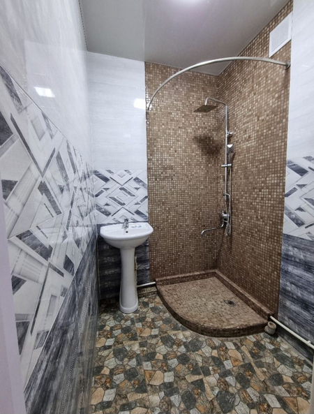 Массив Ялангач тенисные корты. 2-х ком 1-этаже. 51м²