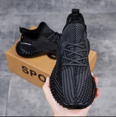 Yeezy kross  sotuvda