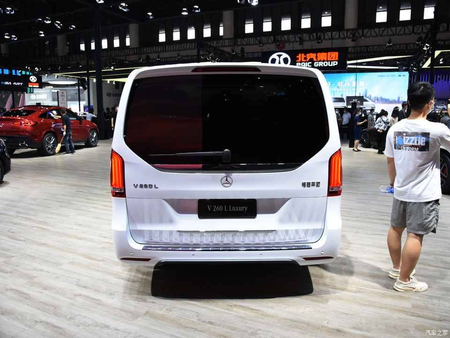 Gonzo Motors - Mersedes Benz V - Class