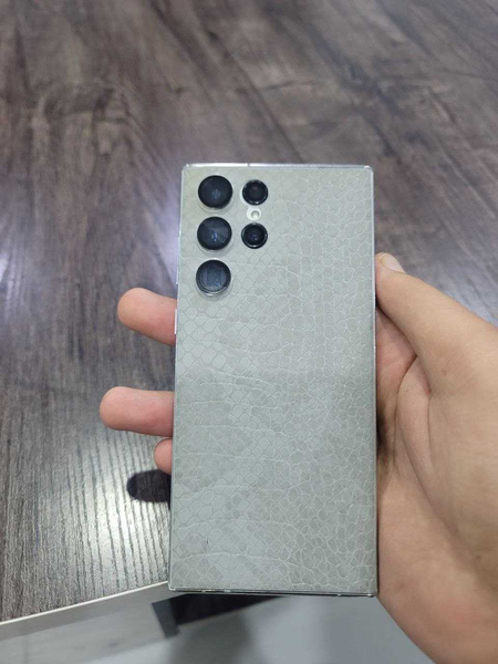 Samsung s22 Ultra rangi oq