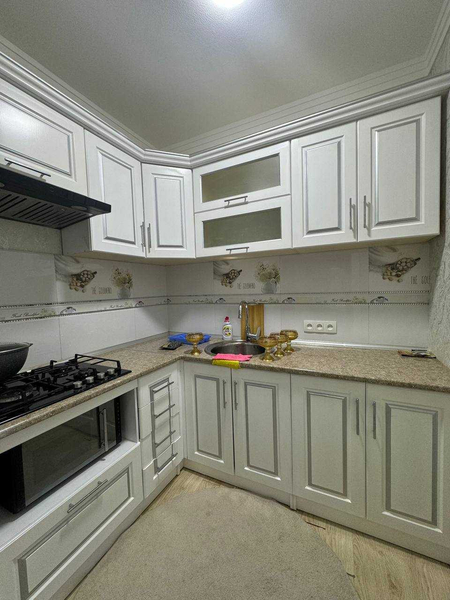 3 комнатная с авторским ремонтом 75м2, мебель + техника, ор-р Абая