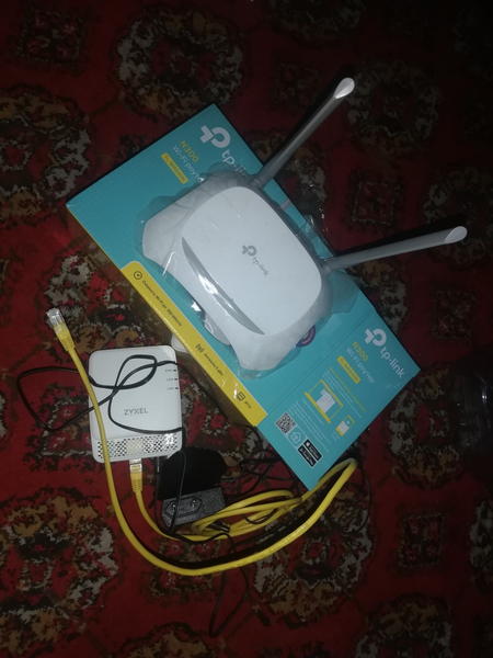Router sotiladi yangi hali paketlari ham ochilmagan