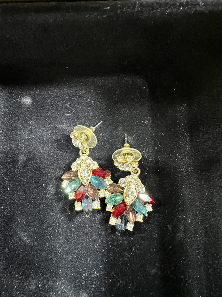 Сережки (бижутерия) покупала себе продаю так не ношу
