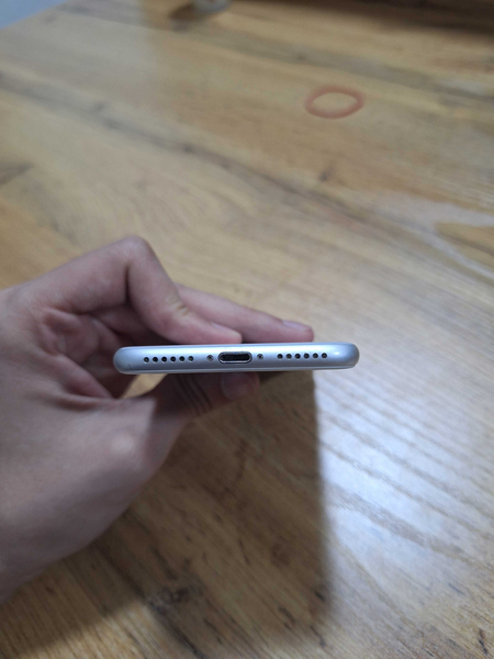Iphone 8 ideal KH/A 64GB oq / Iphone 8 Идеаль KH/A 64ГБ белый