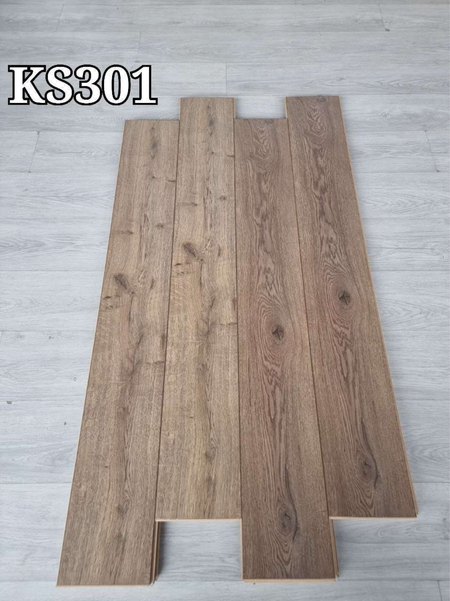 Tarket. Laminat pol