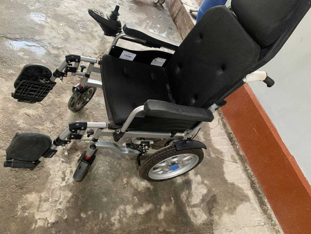 Nogironlik aravasi sotiladi
