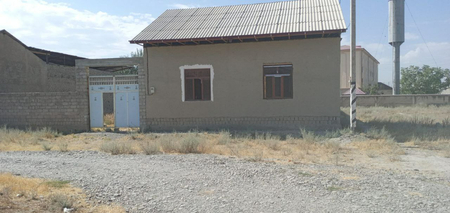 Hovli sotiladi! Shaharga 15 minutlik yo'l qolgani telefonda gaplashila