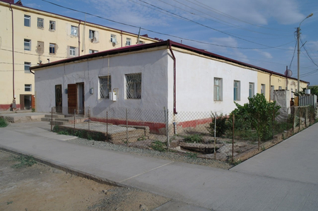 462/24-санлы уй Агаш базар тарепте жайласкан 2 болмели уй сатылады