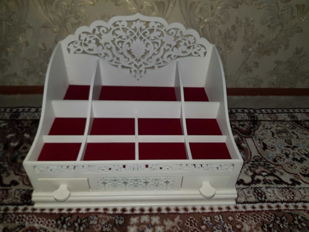 Шкатулка для украшений и косметики