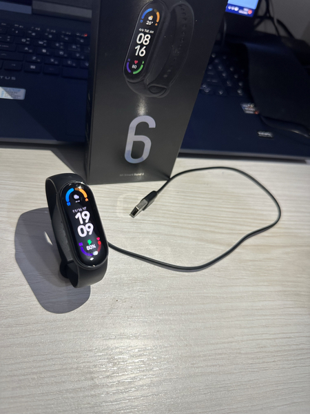 Продается mi band 6 в отличном состоянии