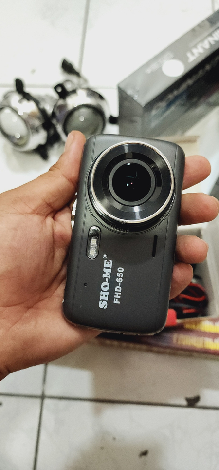 Shome 800 videoregistrator tiniq kachistva